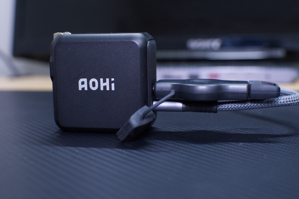 【AOHI MAGCUBE PD 100W】PCとiPad Proを同時に充電できる2ポート充電器をレビュー | ポテイモブログ